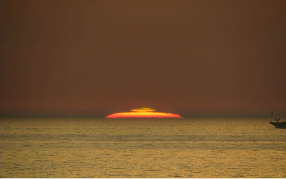 ¿Es el Sol redondo y verde?