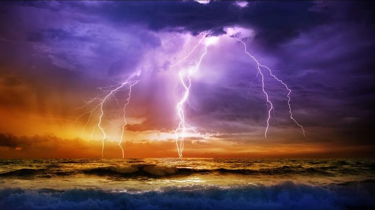 ¿Cuál es el color del rayo?