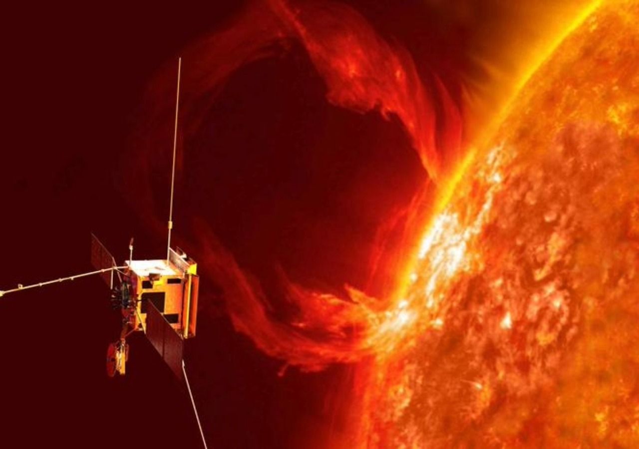 Active region on far side of sun viewed by Solar Orbiter