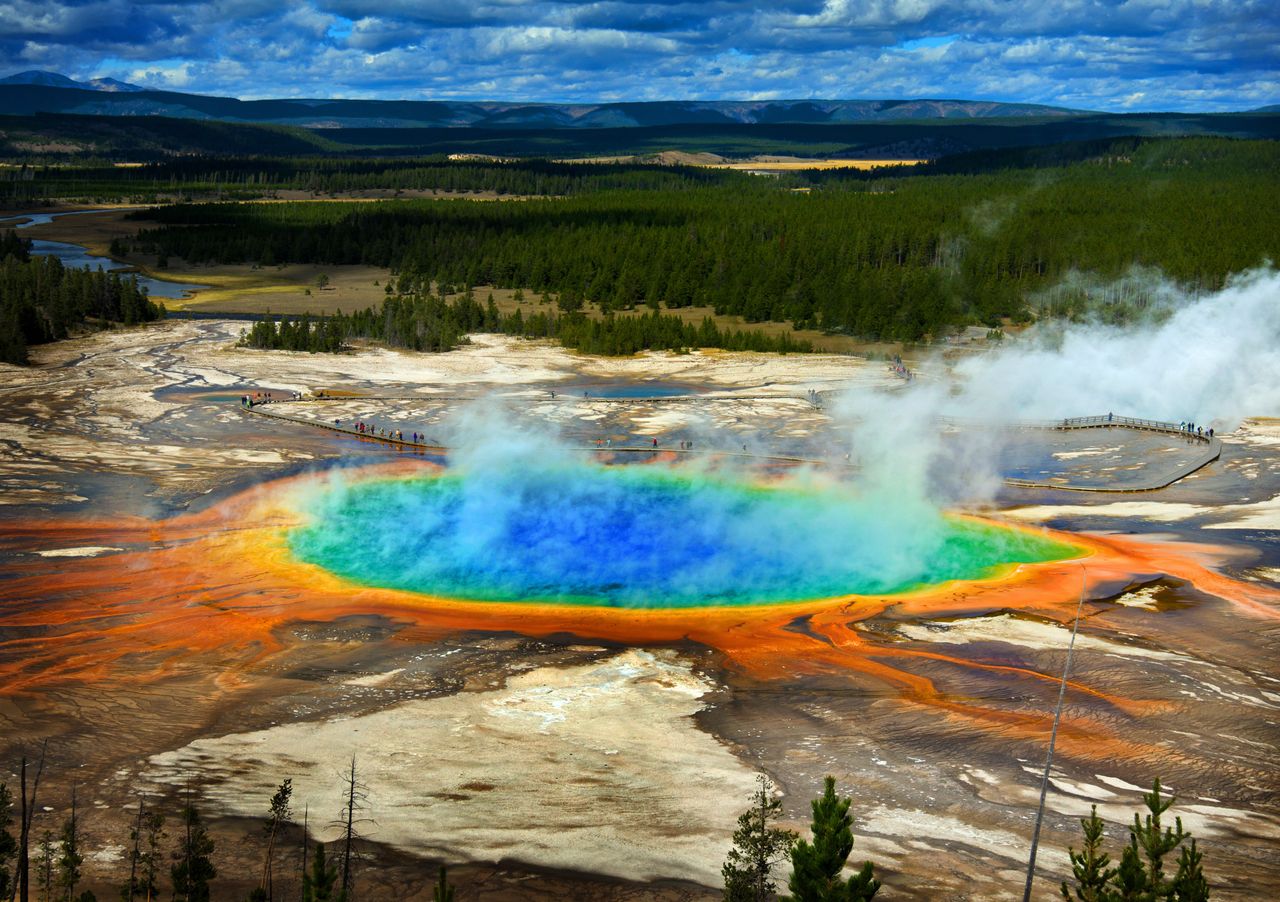 AI Reveals 86,000 Hidden Earthquakes Beneath Yellowstone, Redefining ...