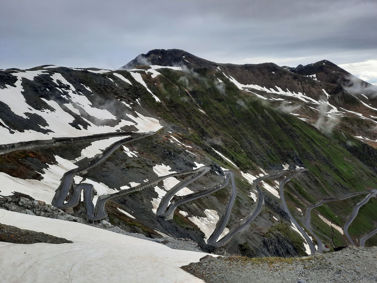 Ein Alpenpass der Superlative: Das Stilfser Joch in Italien geht bis ...