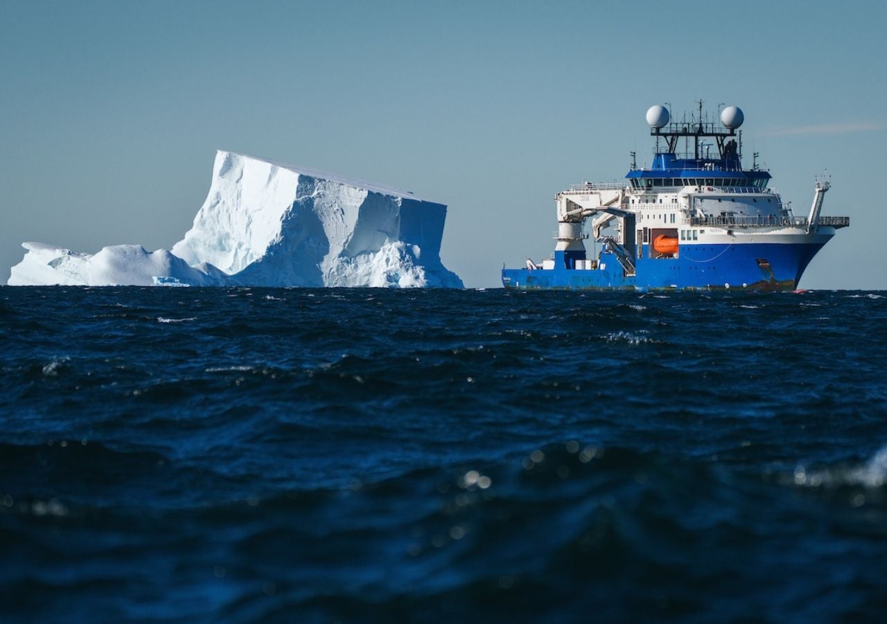 Antarctica: A-84 Iceberg Calving Reveals Incredible Ecosystem Never ...