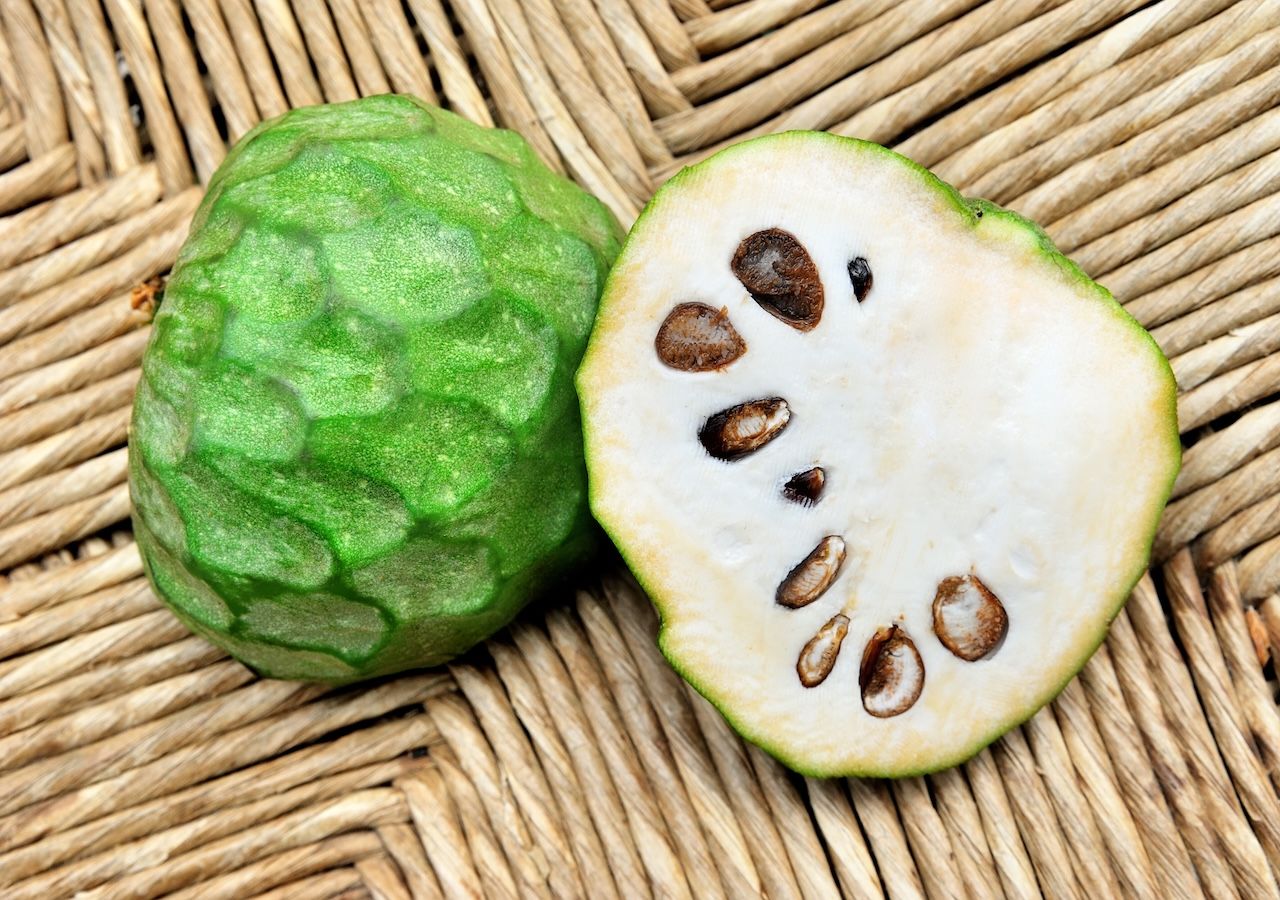 Chirimoya: propiedades y beneficios de esta fruta tropical de otoño