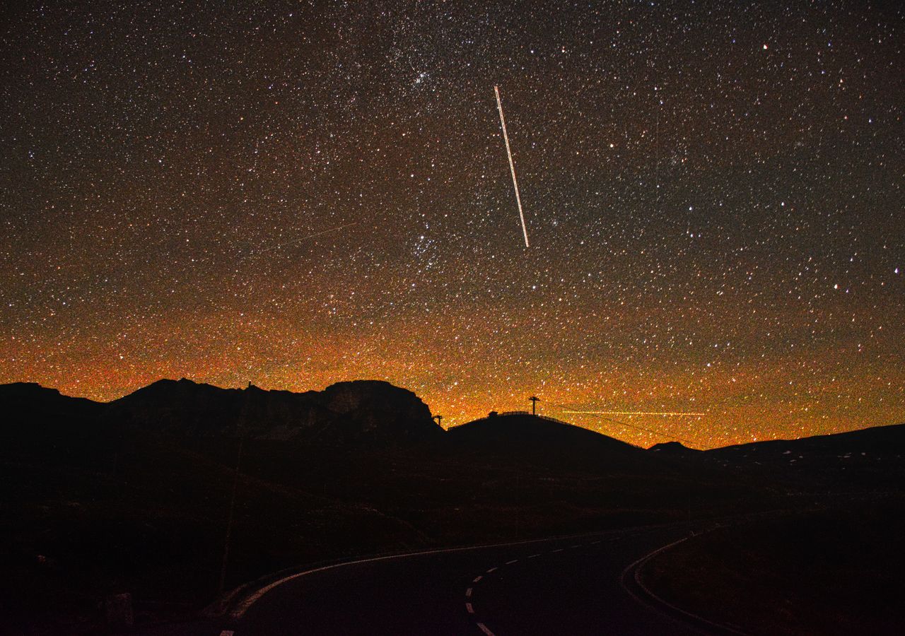 ¿Cómo ver el tren de satélites Starlink desde España?