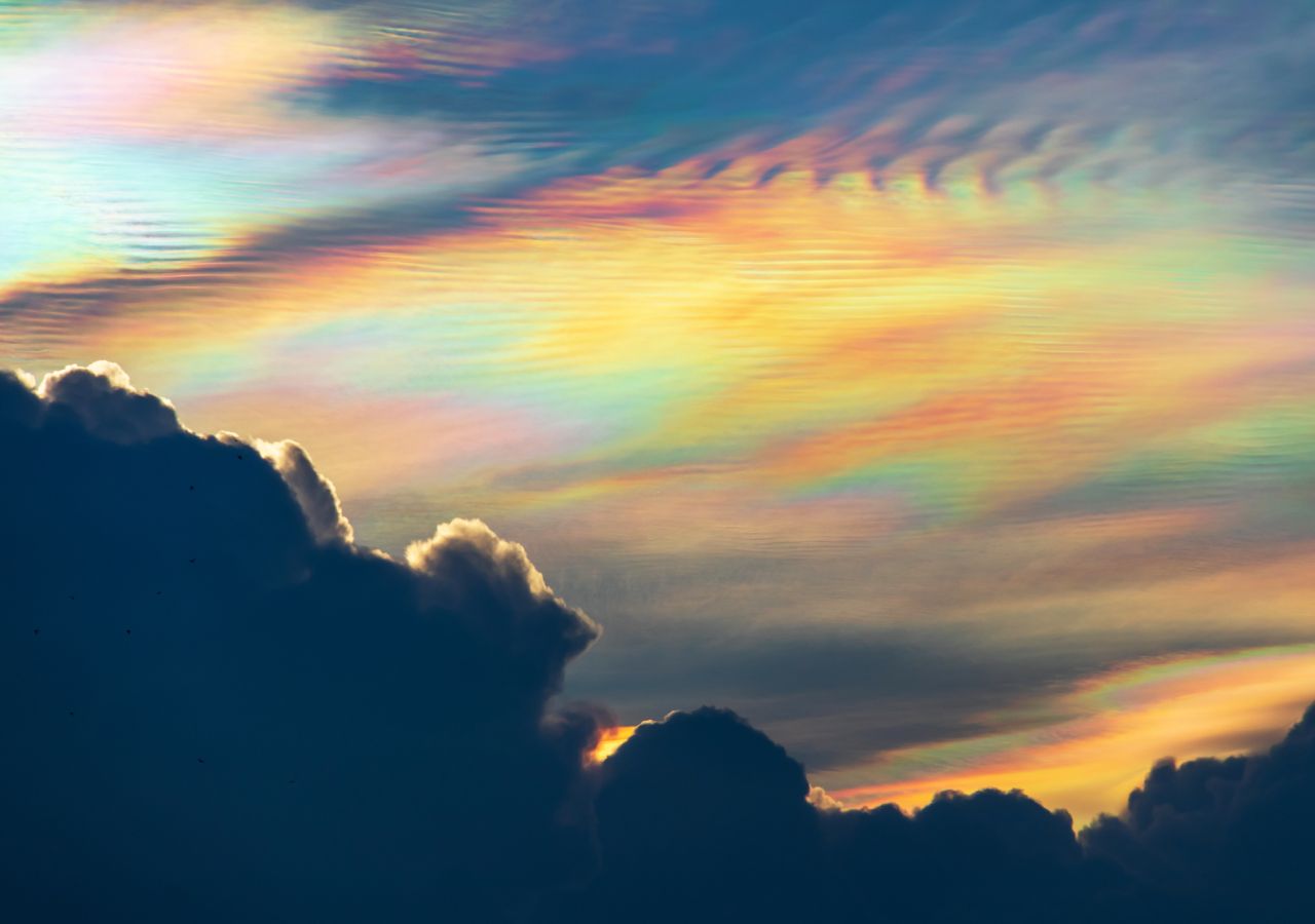 Descubre el sorprendente fenómeno de las nubes iridiscentes: son raras ...
