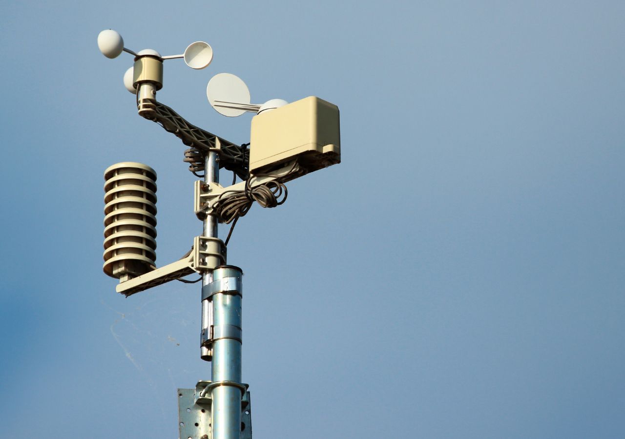 Crowdsourced weather data fills gaps but highlights environmental ...