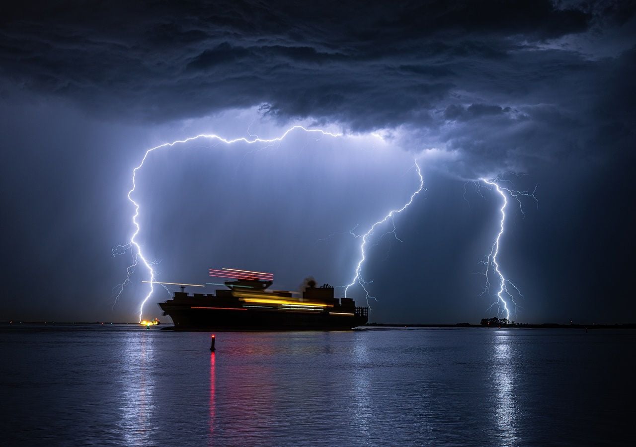En las próximas horas el mar Balear será un nido de tormentas
