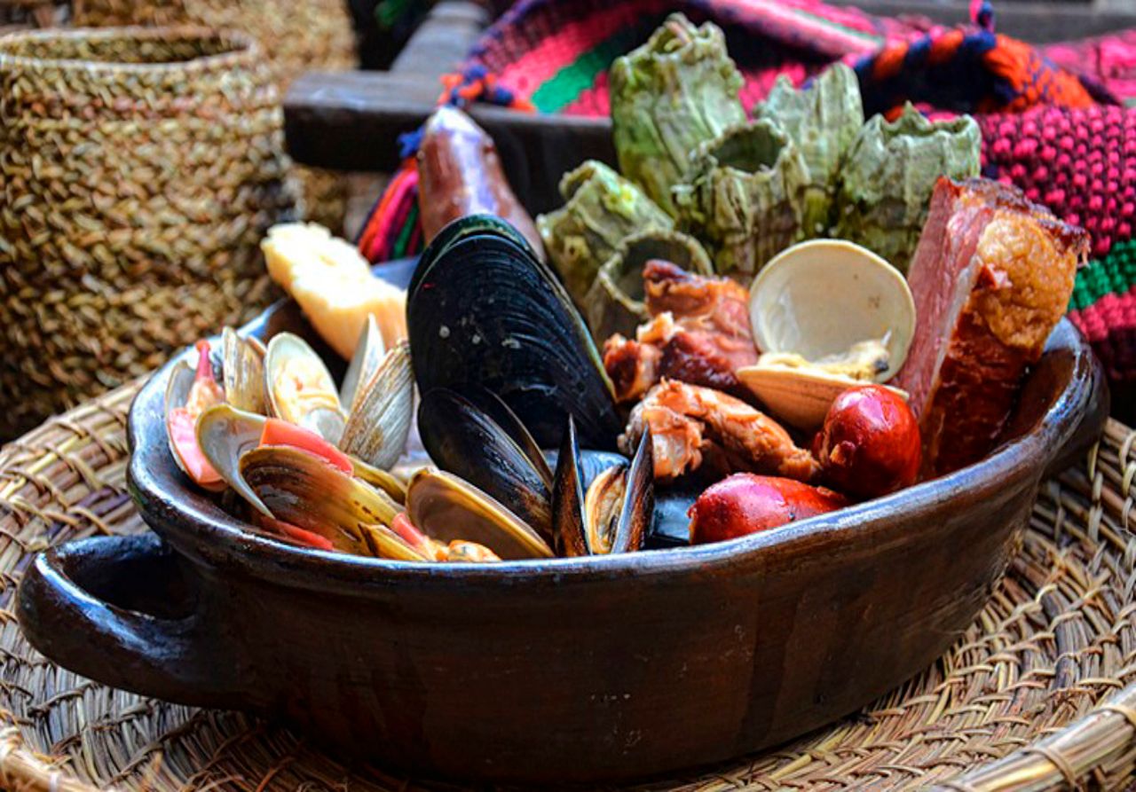 Dónde comer en Santiago el mejor curanto: el tesoro culinario del sur ...