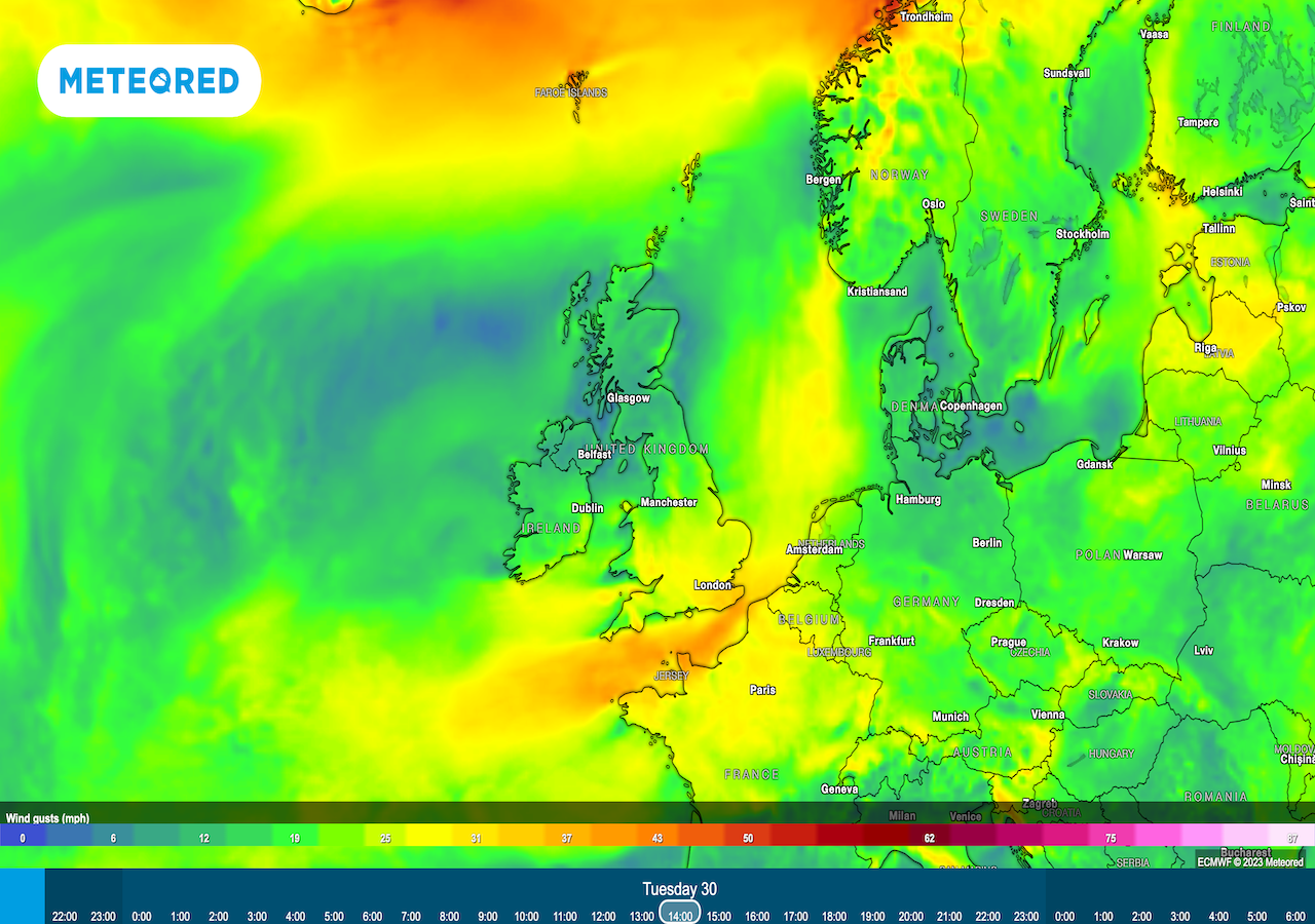 Dry weather and lots of sunshine forecast for UK, with little sign of rain
