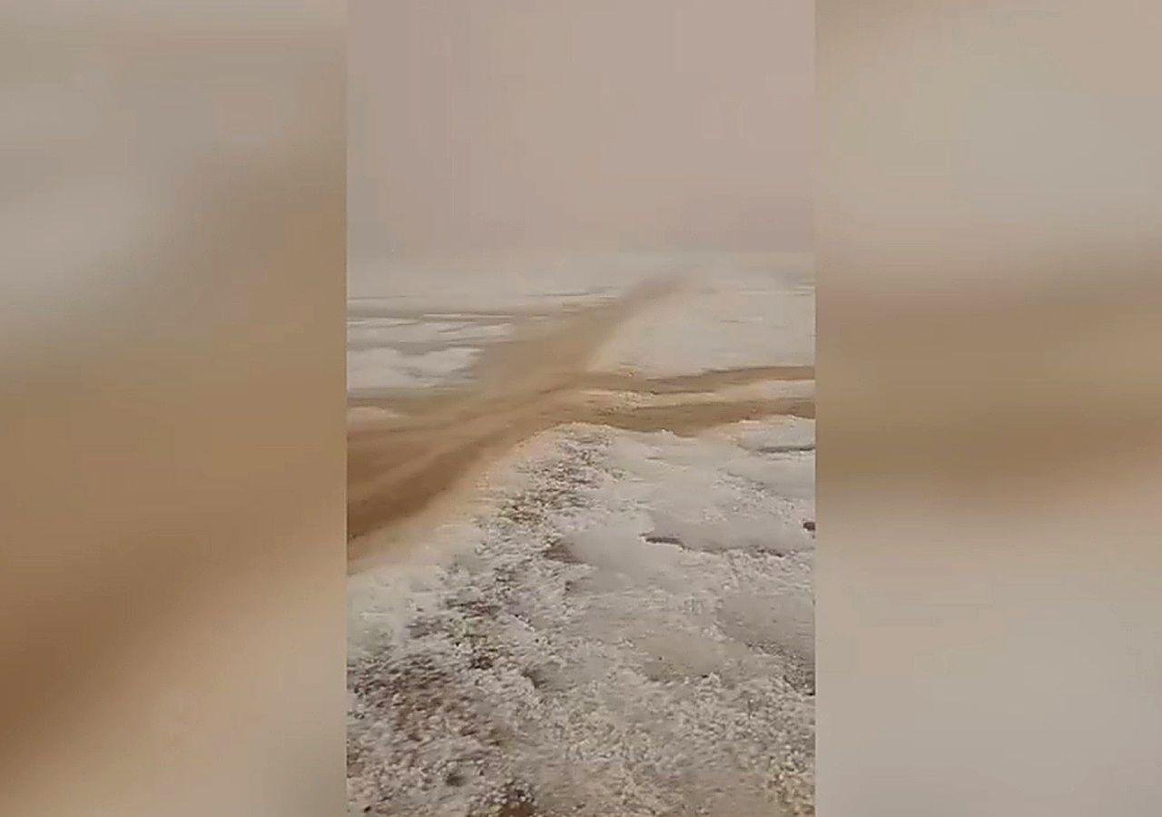 Una granizada histórica cubre de blanco el desierto de Arabia: última ...