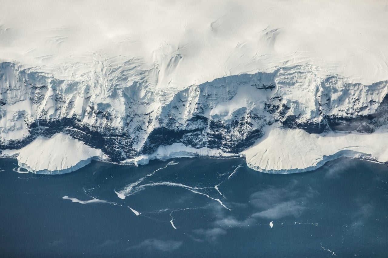 El hielo antártico se derrumba y la ciencia acaba de descubrir por qué