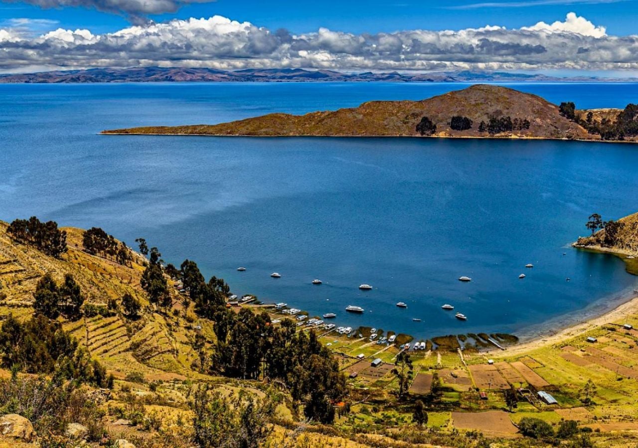 El lago navegable más alto del mundo está en Sudamérica: ideal para ...