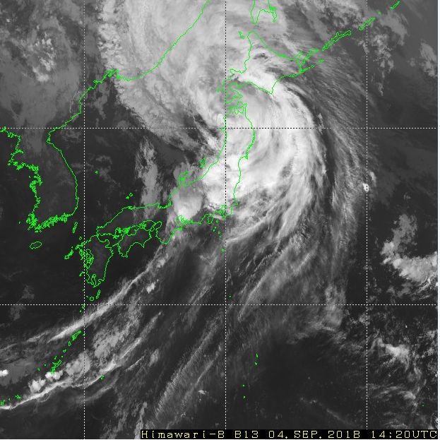 El tifón Jebi golpea el sur de Japón