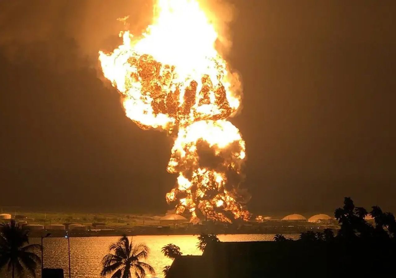 Incendio trágico: rayo cae sobre un depósito de combustible en Cuba