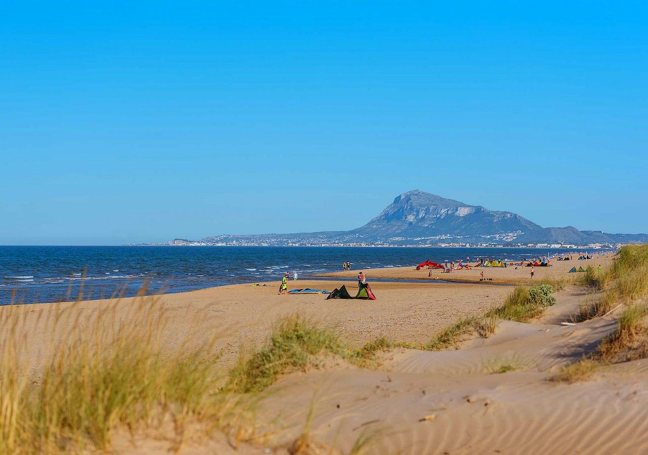 Esta es la única playa de Valencia que pierde la Bandera Azul en 2025 ...
