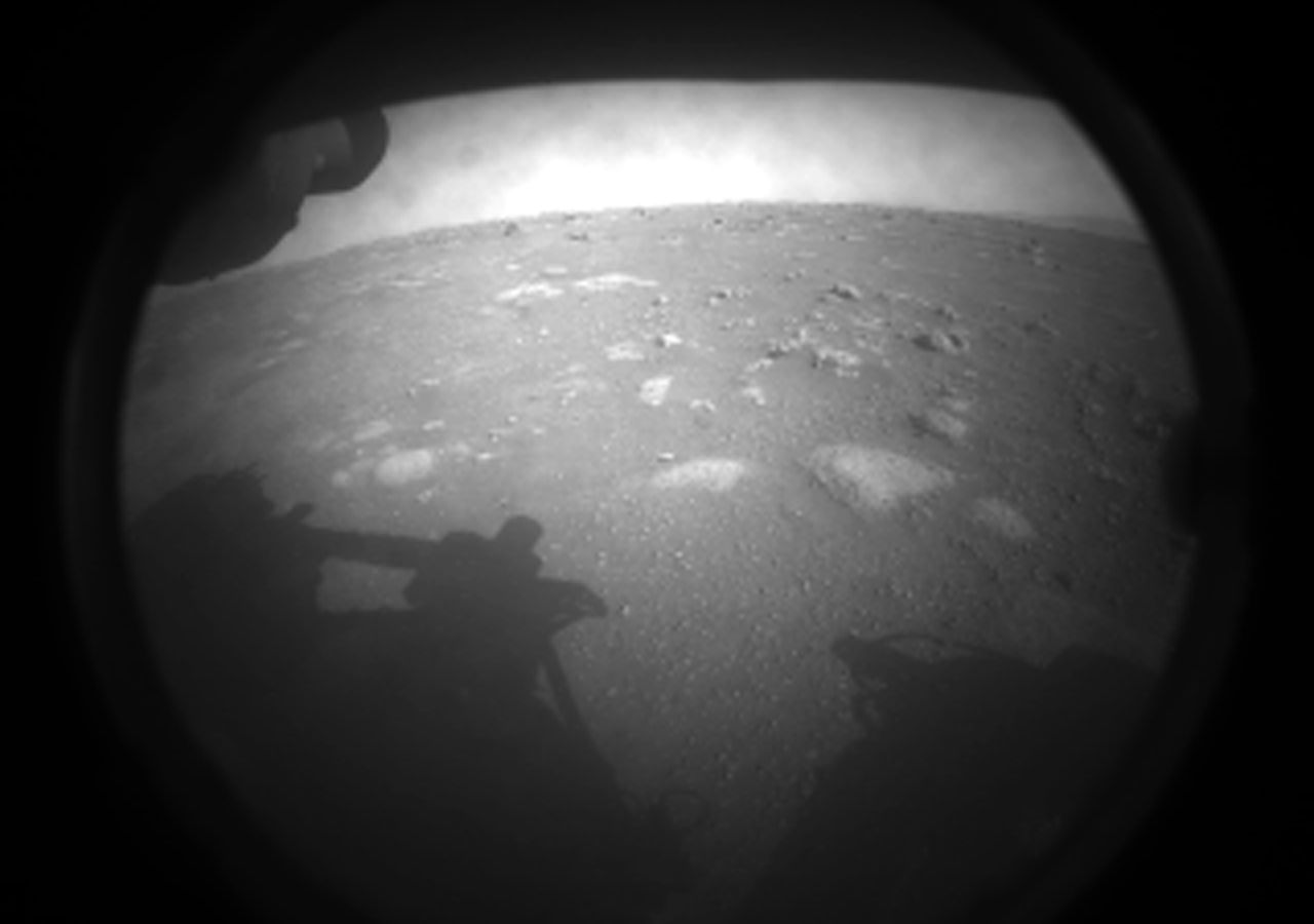 Les premières images impressionnantes prises par Perseverance sur Mars