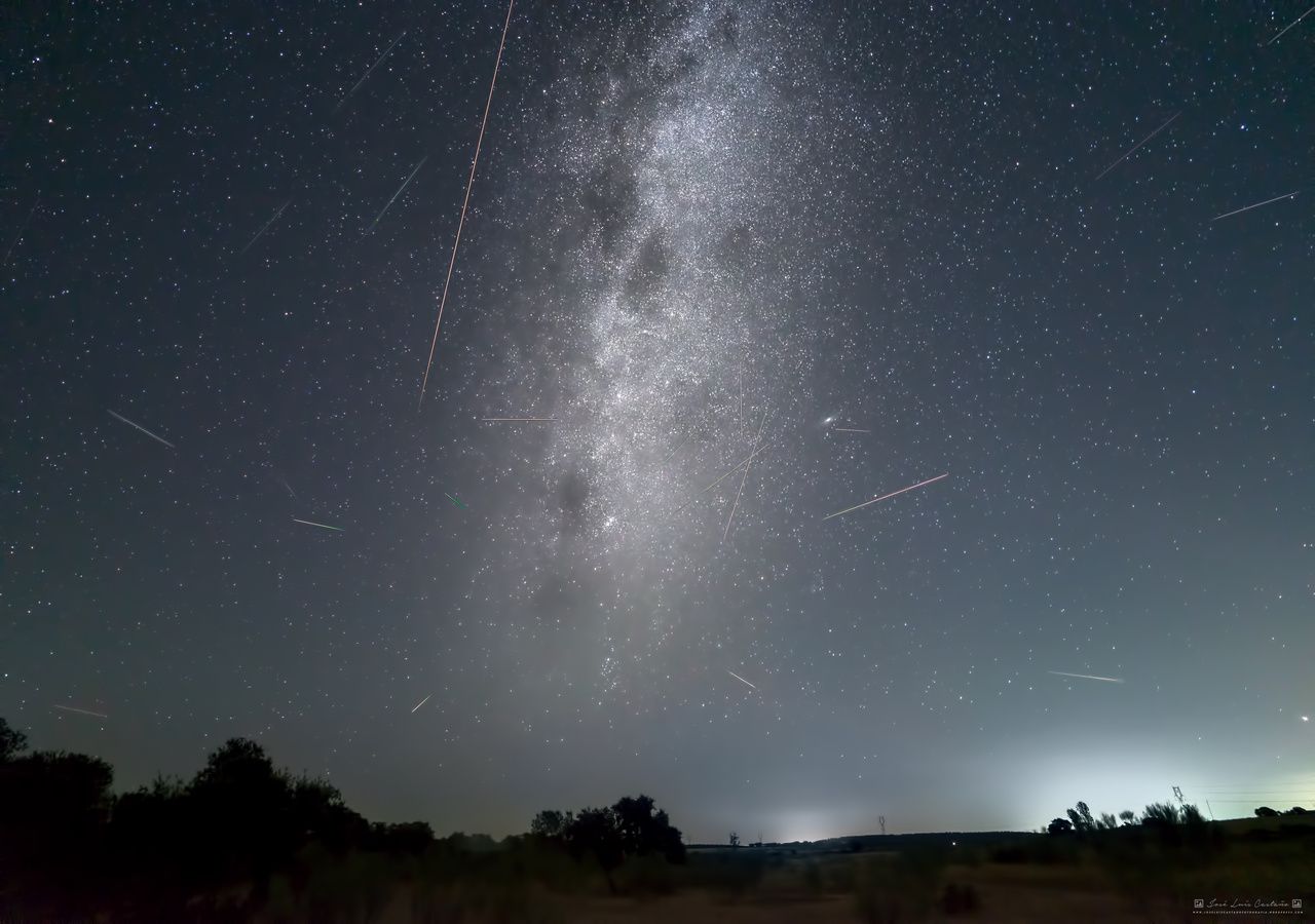 ¡Las perseidas llegan a su pico! La lluvia de estrellas convierte el cielo en un espectáculo ...