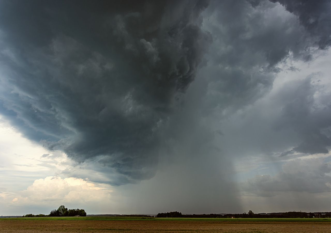 En unas horas las tormentas podrían dejar vendavales extremos en España ...