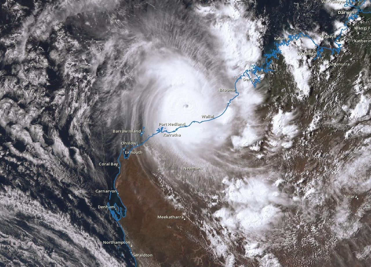 Australie : le terrible cyclone Ilsa s'apprête à frapper durement le pays