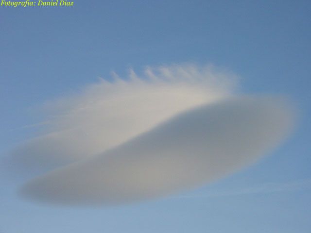Majestuosos altocú estratocúmulos lenticulares en Alhaurín