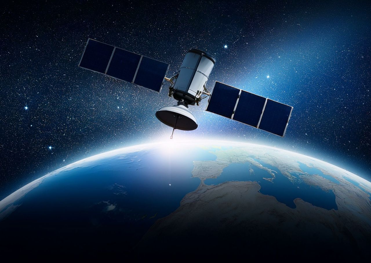 NASA Makes History by Acquiring GPS Signals on the Moon, Paving the Way ...