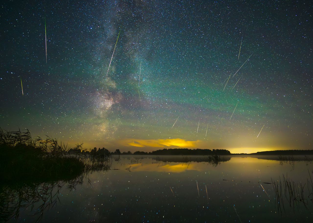 Perseids meteor shower dazzles Northern Hemisphere skies with peak ...