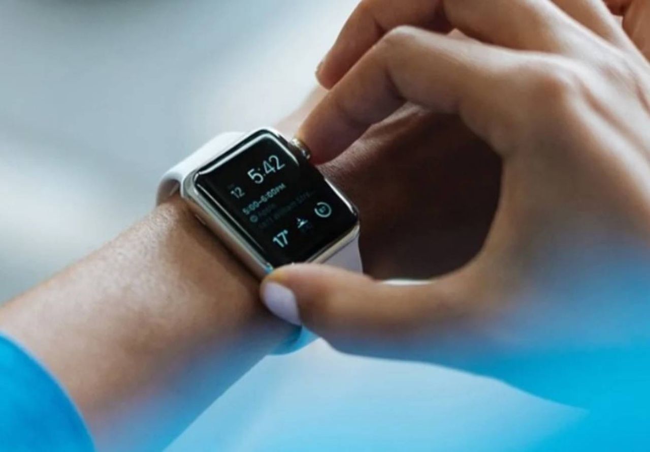 Smartwatch bracelets can be toxic to your health, study finds