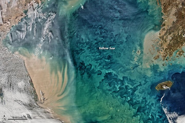 Remolinos de colores en el Mar Amarillo