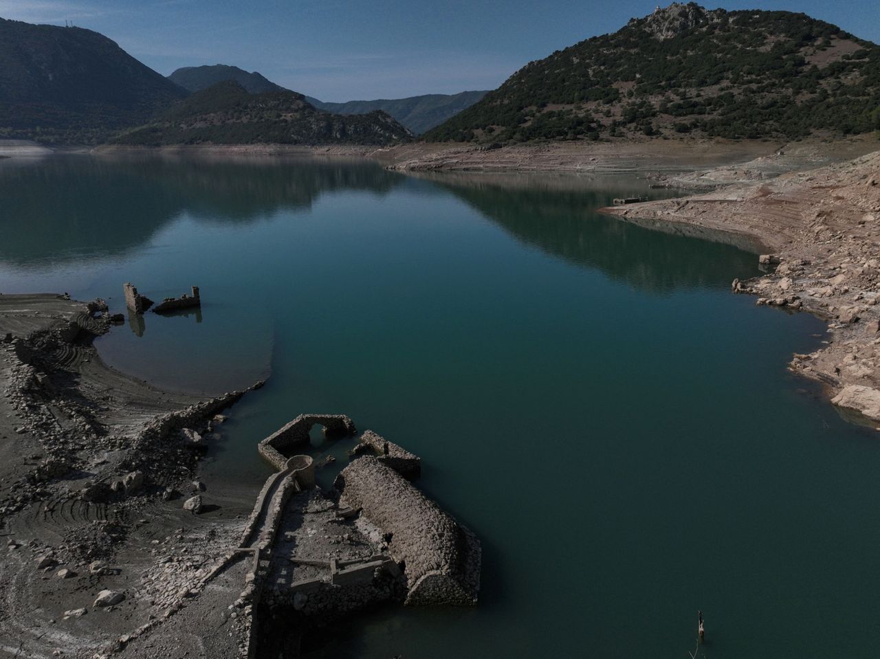La sequía en Grecia recupera un pueblo sacrificado a finales de los años 70