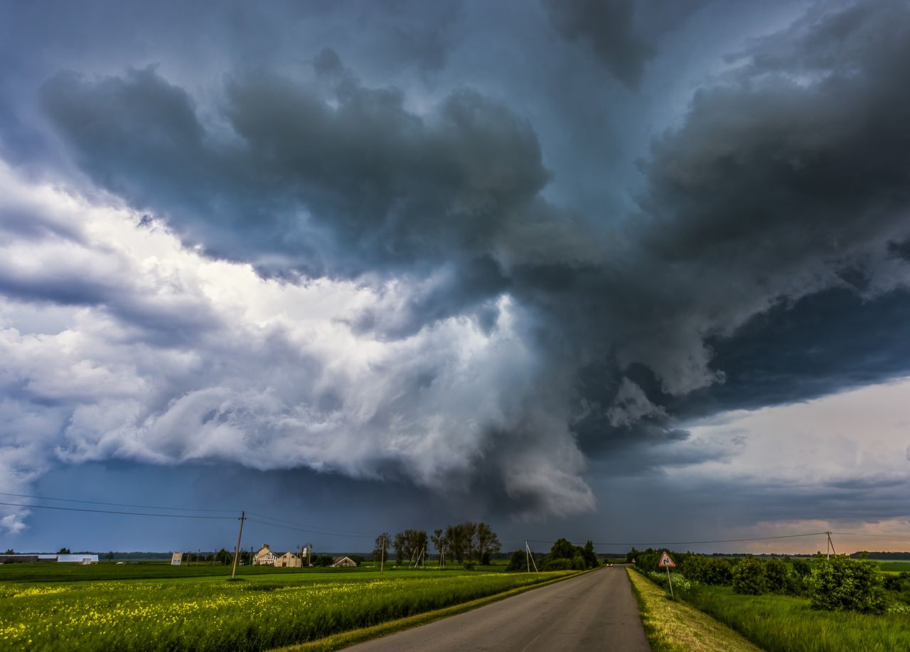 Severe Storm Outbreak Likely Friday Across Ohio Valley: Tornadoes, Hail, and Damaging Winds Expected