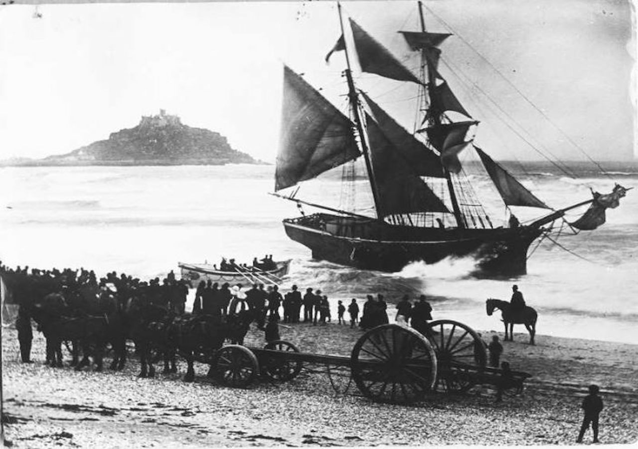 Shipwreck revealed after stormy weather in Cornwall sparks debate ...
