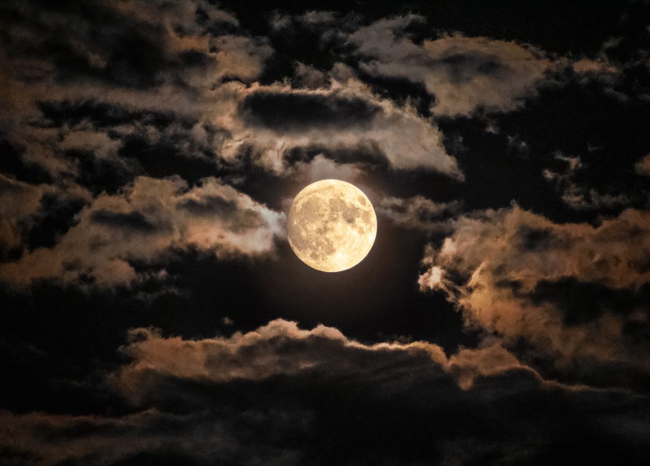 The final supermoon of 2024: Full Beaver Moon to light up the sky next ...