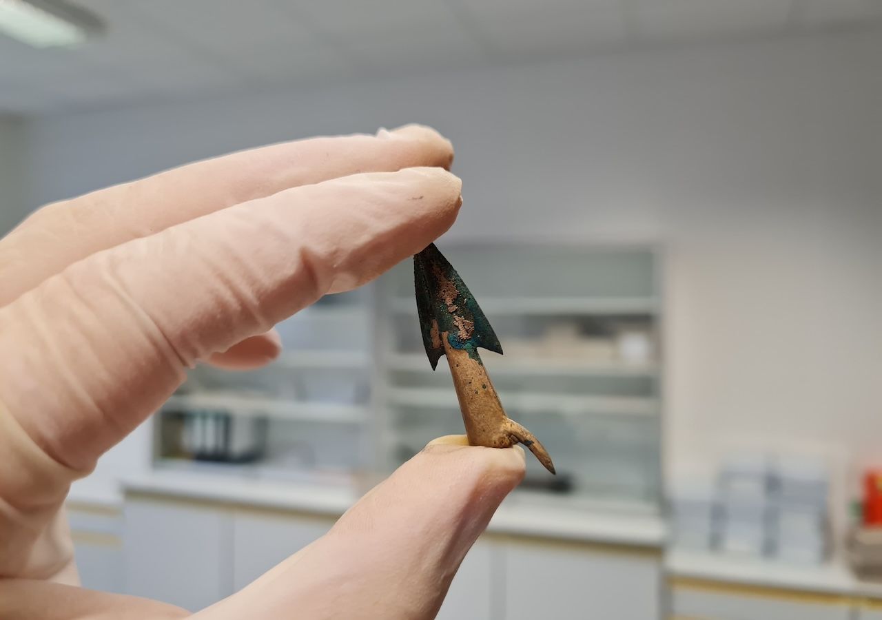 Tödliche Botschaften aus der Bronzezeit: Pfeilspitzen enthüllen das ...