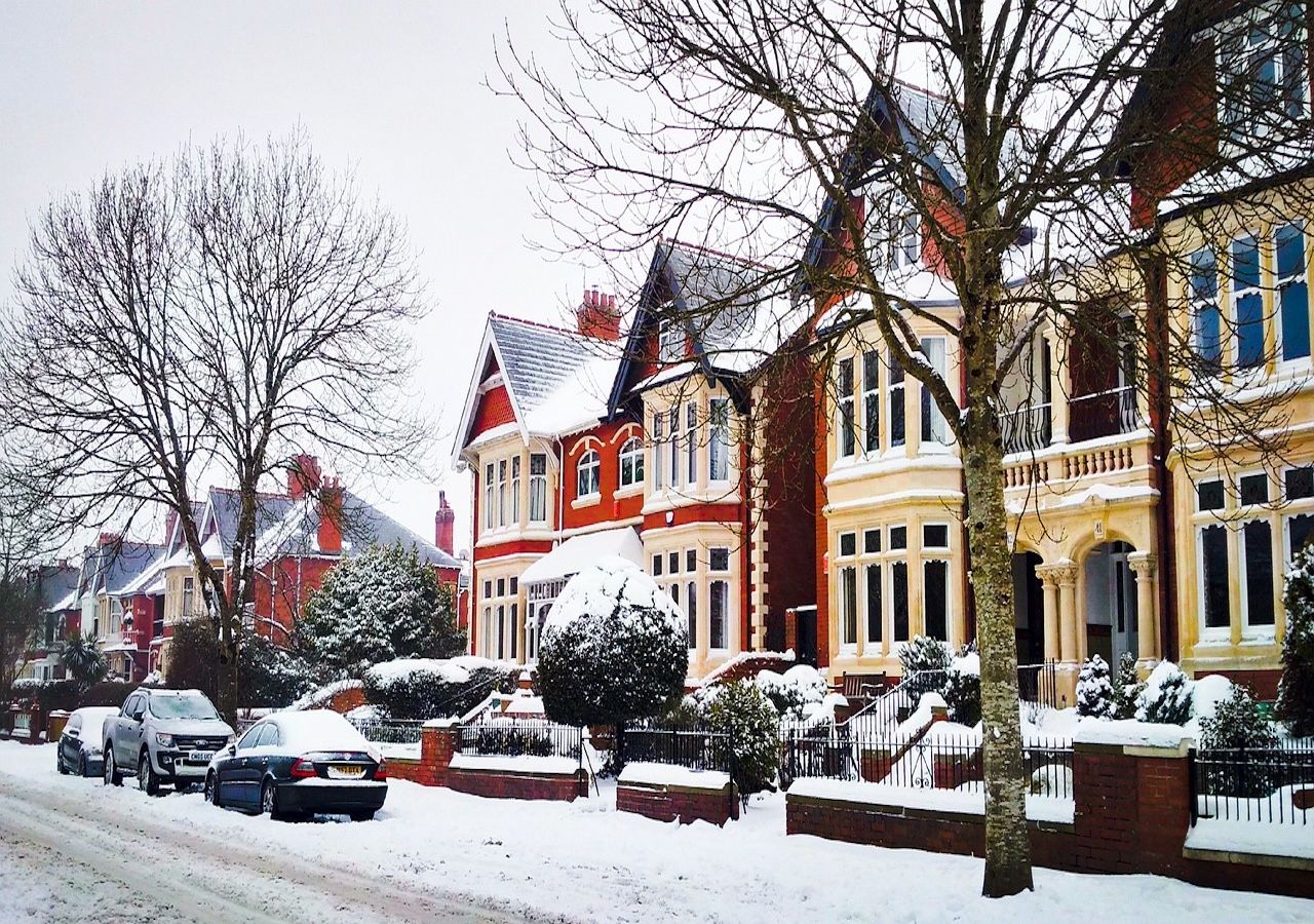 UK cold snap causes widespread disruption as ice, frost and snow grip ...