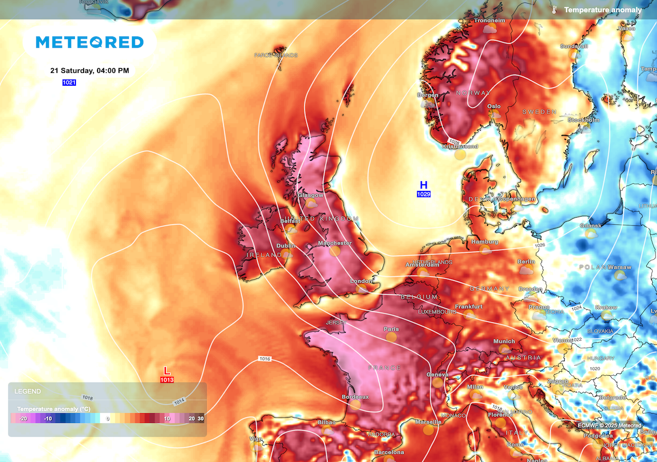 UK heatwave: Rising heat and humidity to bring soaring temperatures ...