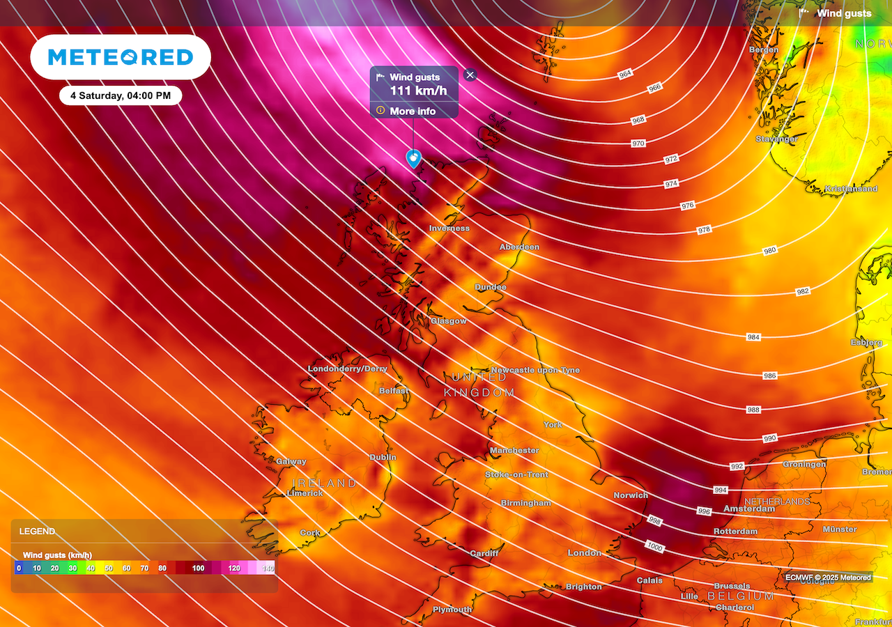 Record-breaking Storm Amy batters UK with widespread Met Office wind ...