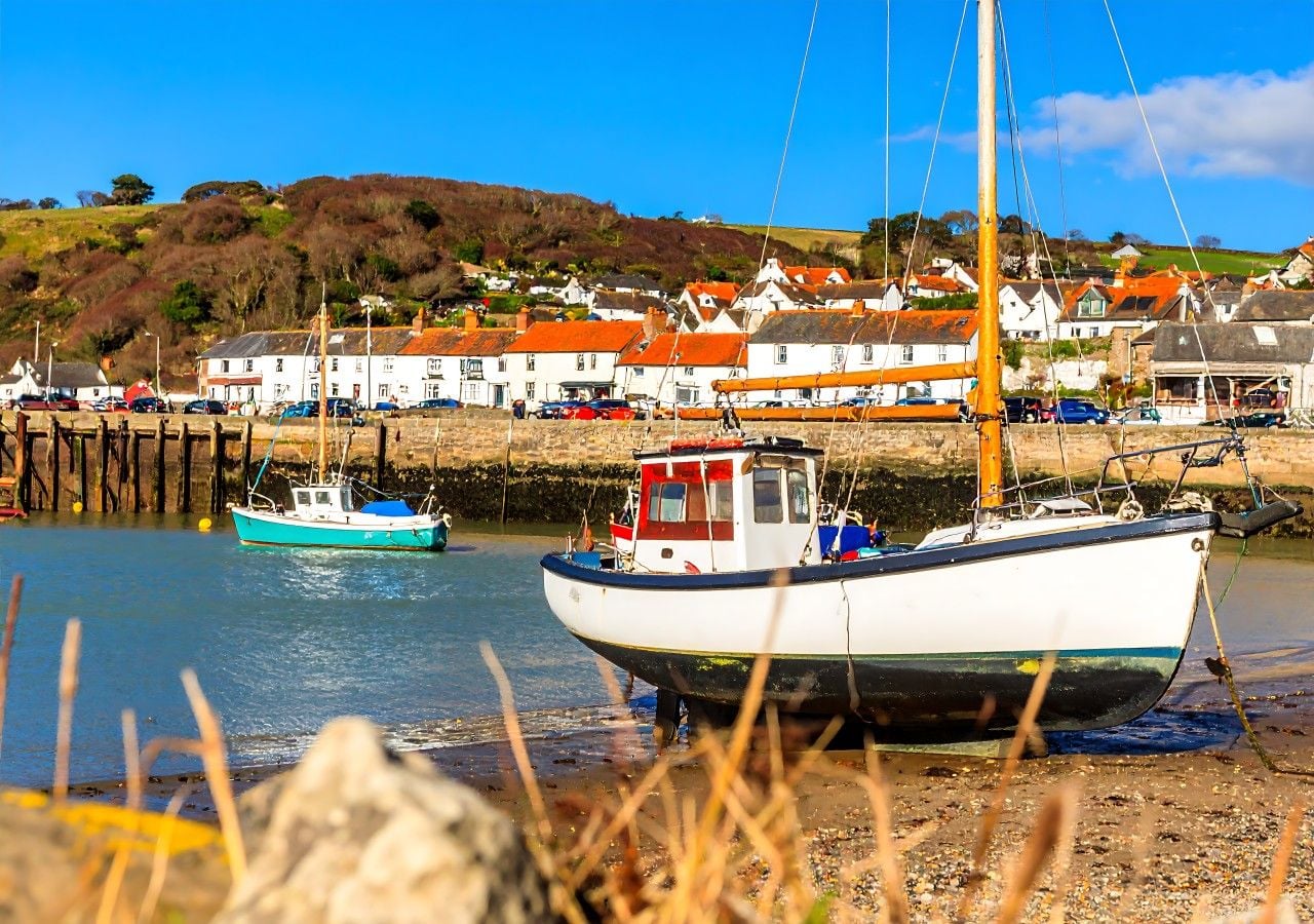 UK Weather: 30°C in the southeast and thunderstorms for the northwest
