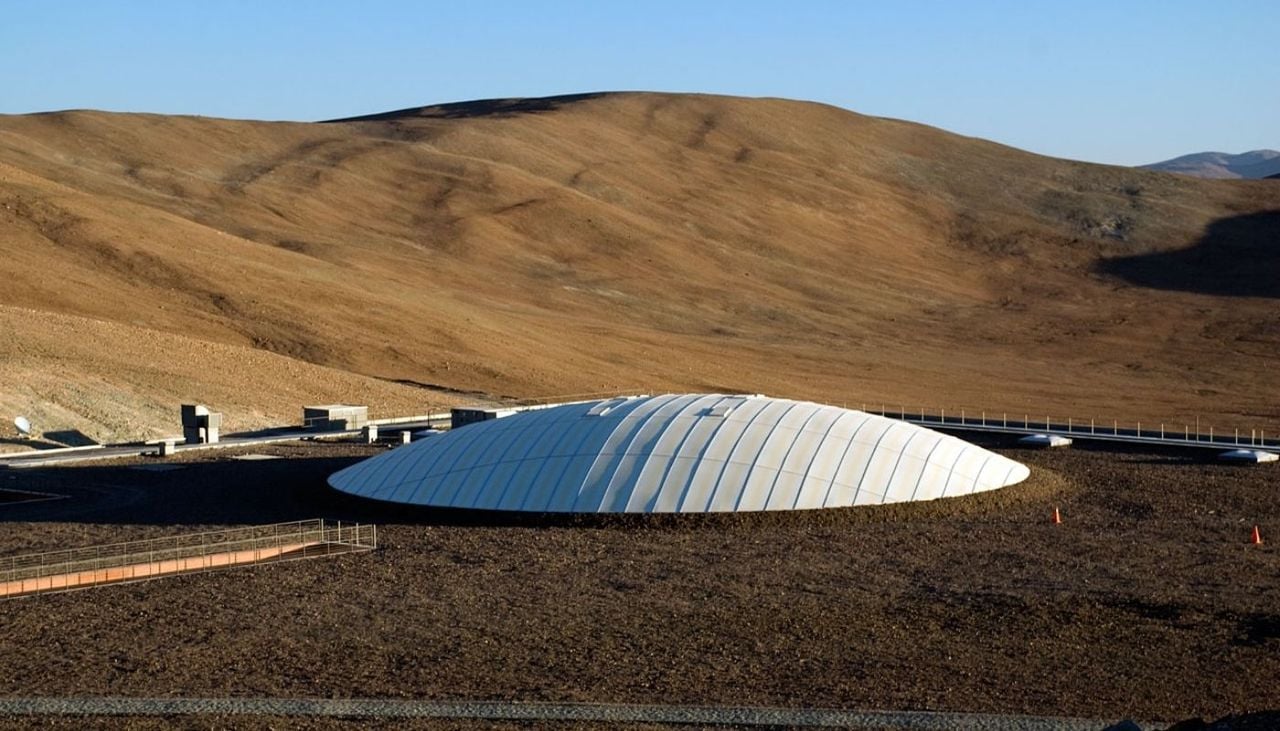 A tropical oasis in the driest place on Earth: the secrets of the ...